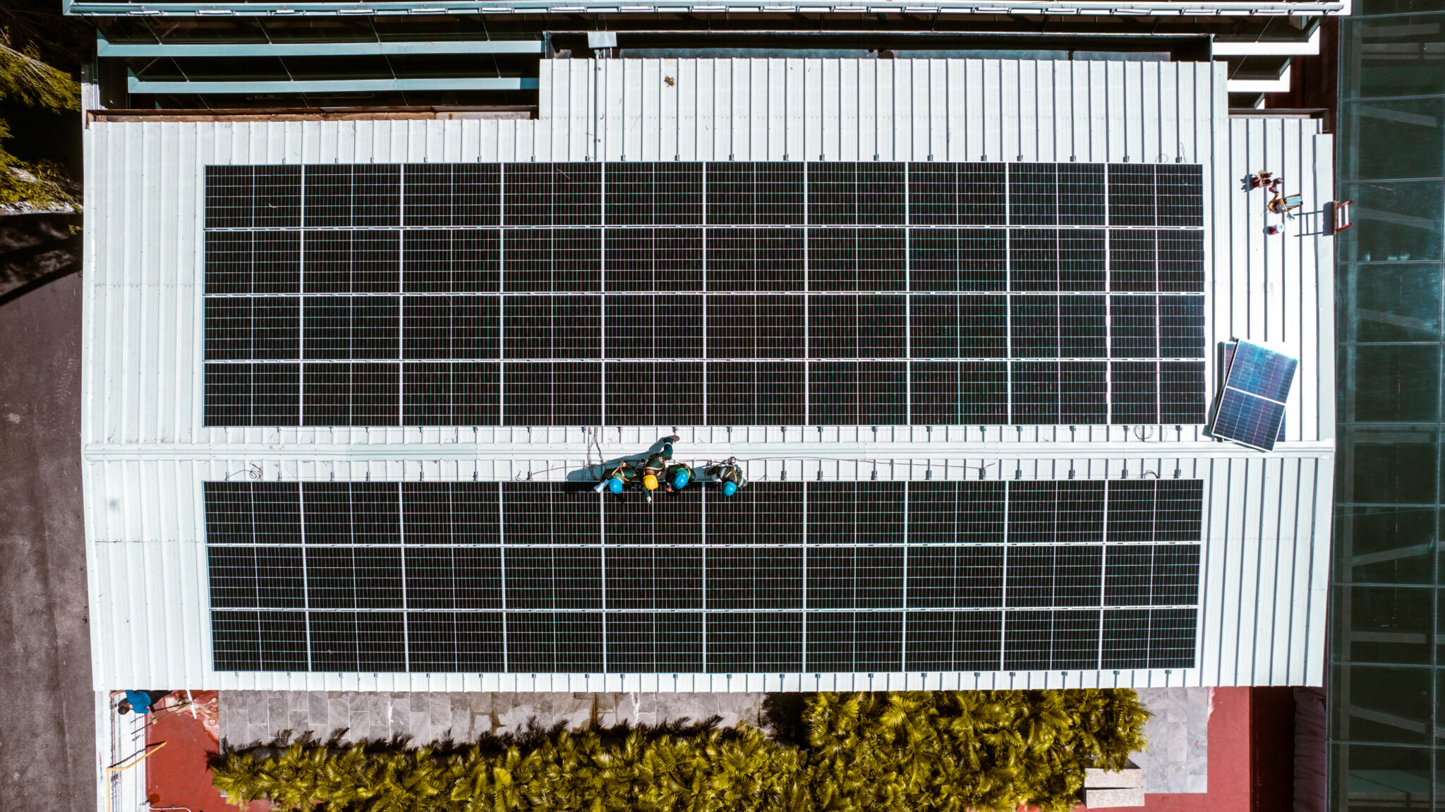 Asesuisa lidera la transición energética en El Salvador con paneles ...